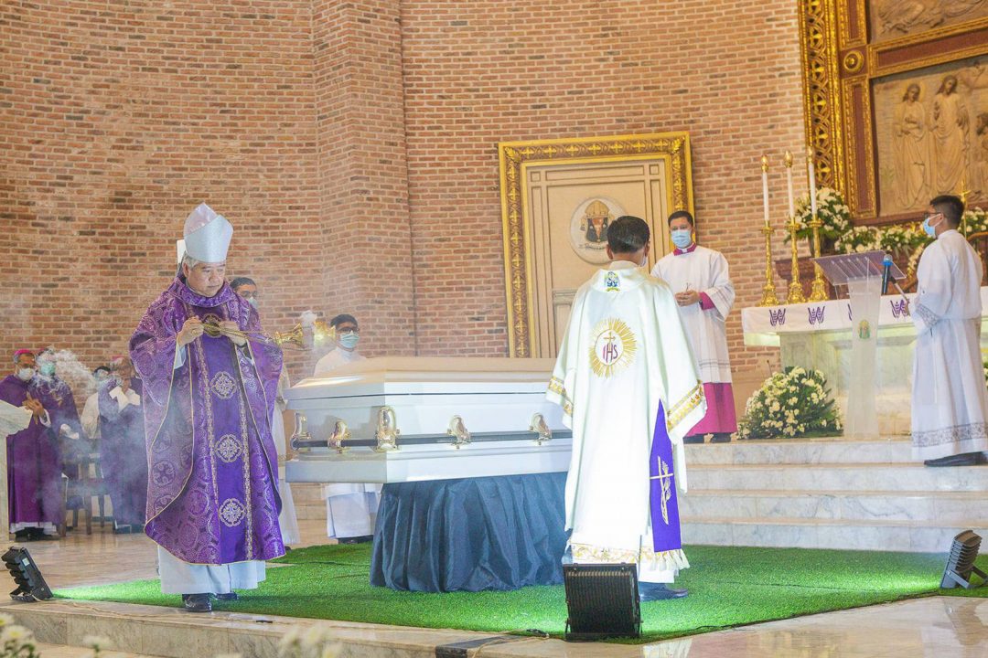 Pope Francis mourns death of Archbishop Cruz | CBCPNews