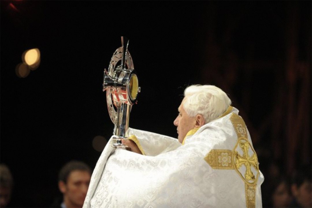 Benedict XVI describes ‘Protestantization’ of the Eucharist in ...