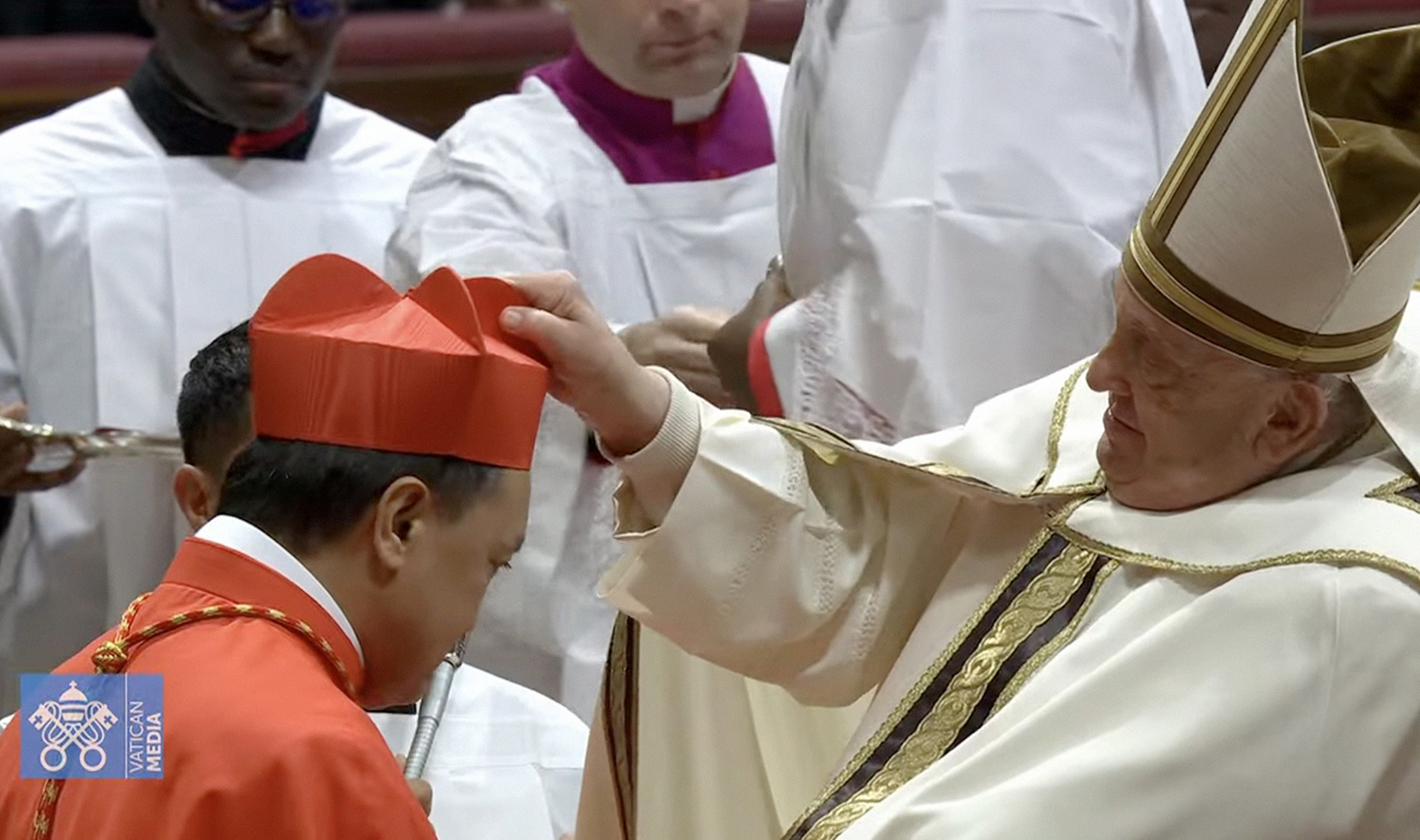 Cardinal David receives ‘red hat’ from Pope Francis | CBCPNews
