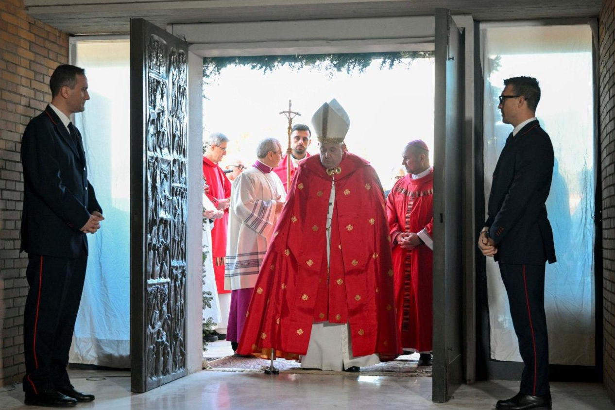 Inside the prison as Pope Francis opens the Jubilee Holy Door | CBCPNews