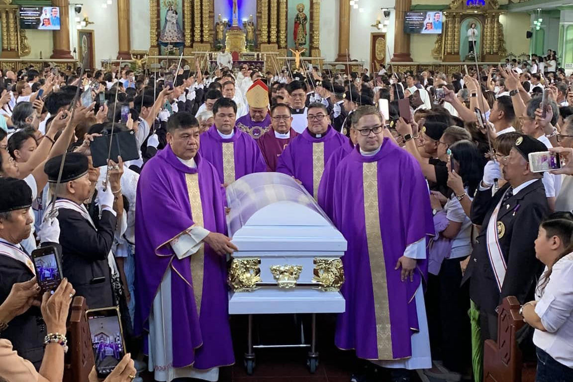 Fr. Luciano Felloni laid to rest, honored for service to Church | CBCPNews