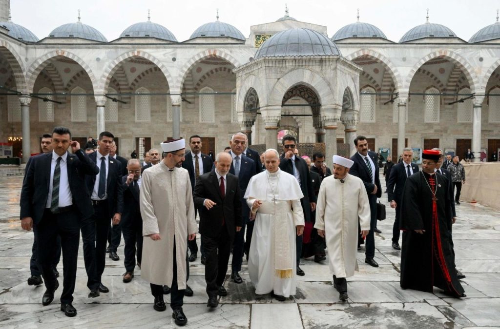Pope Leo XIV visits emblematic Turkish mosque in sign of fraternity ...