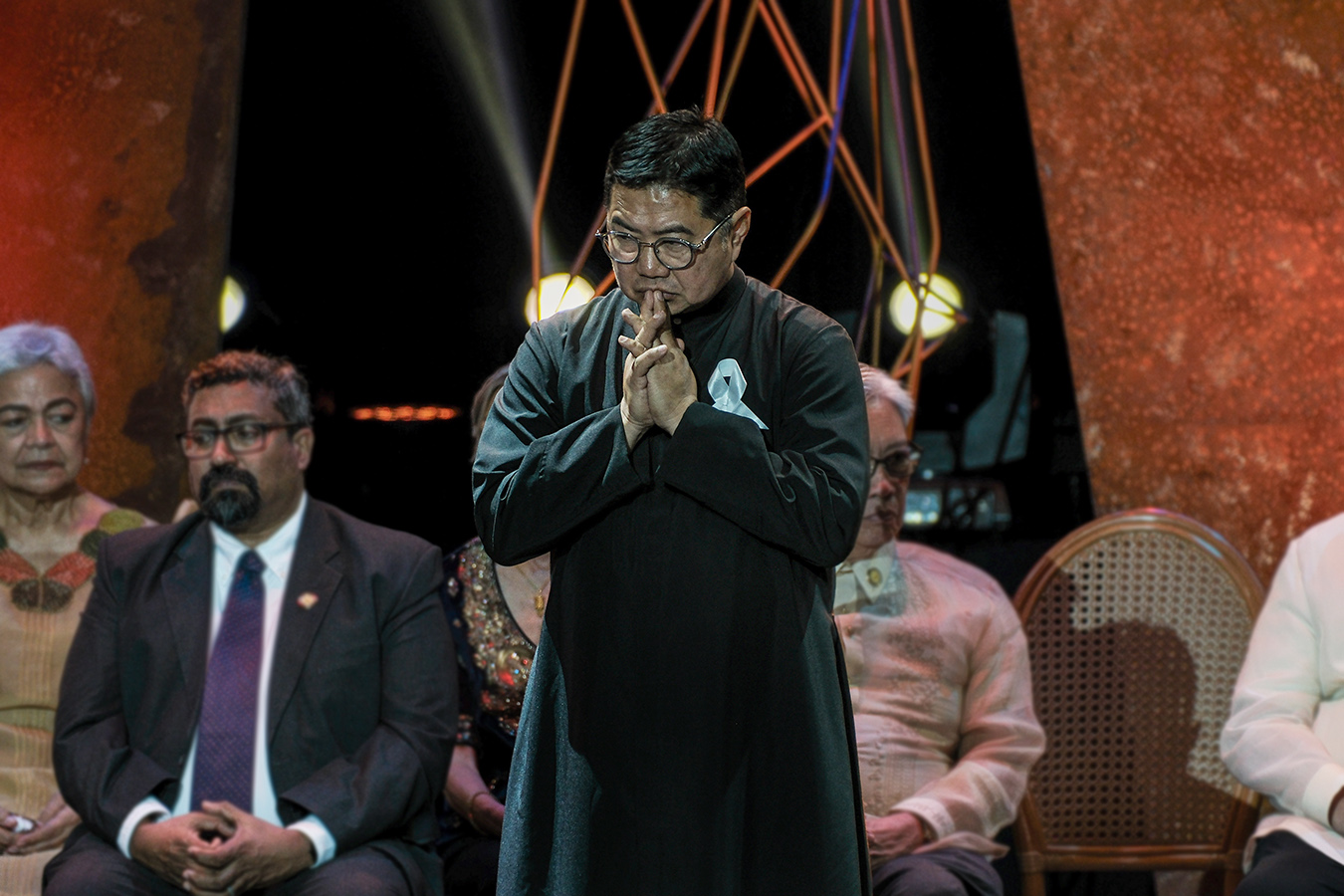 Priest cites Gospel duty amid attacks after filing plunder case vs VP ...