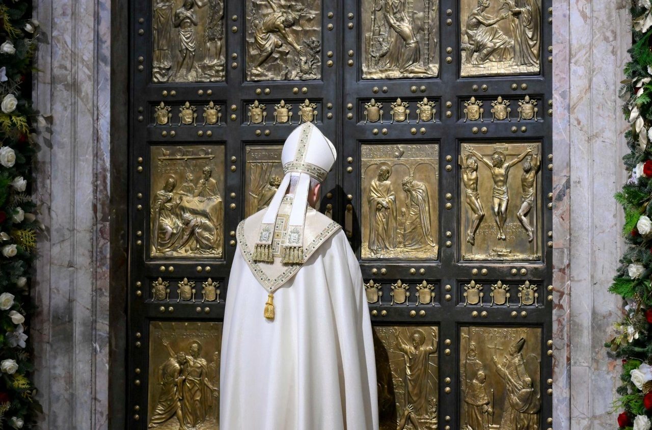 Pope Leo XIV closes St. Peter’s Holy Door, concluding Jubilee of Hope ...